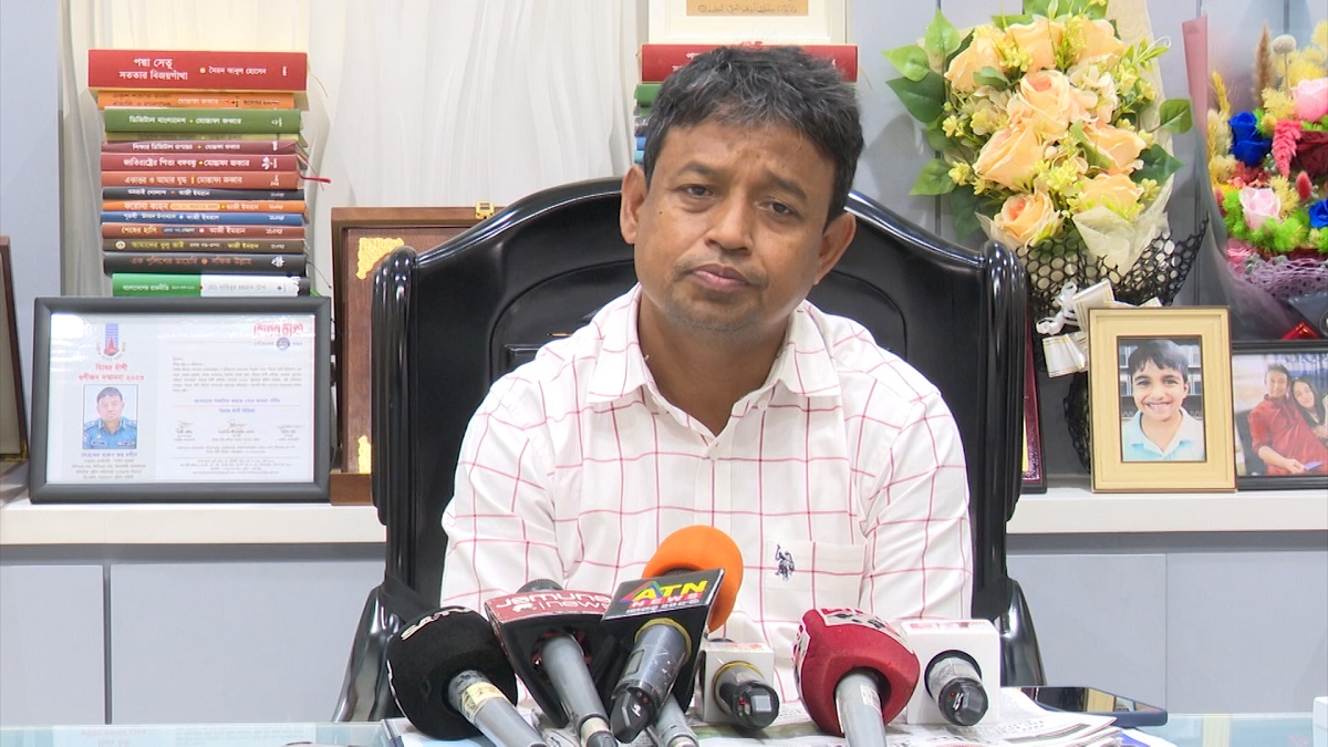 রিজভীকে খুঁজছি, শিগগির গ্রেফতার: ডিবি প্রধান হারুন
